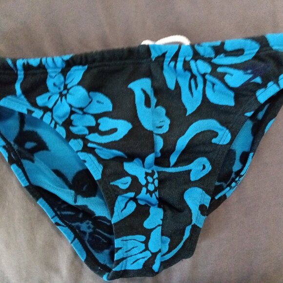 Speedo | Swim | Vintage Preowned Speedo With Inch Side Seams Size 32 ...